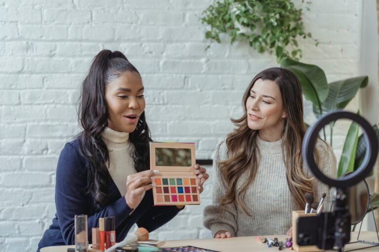 7 Tips for How to Work with Brands as an Influencer